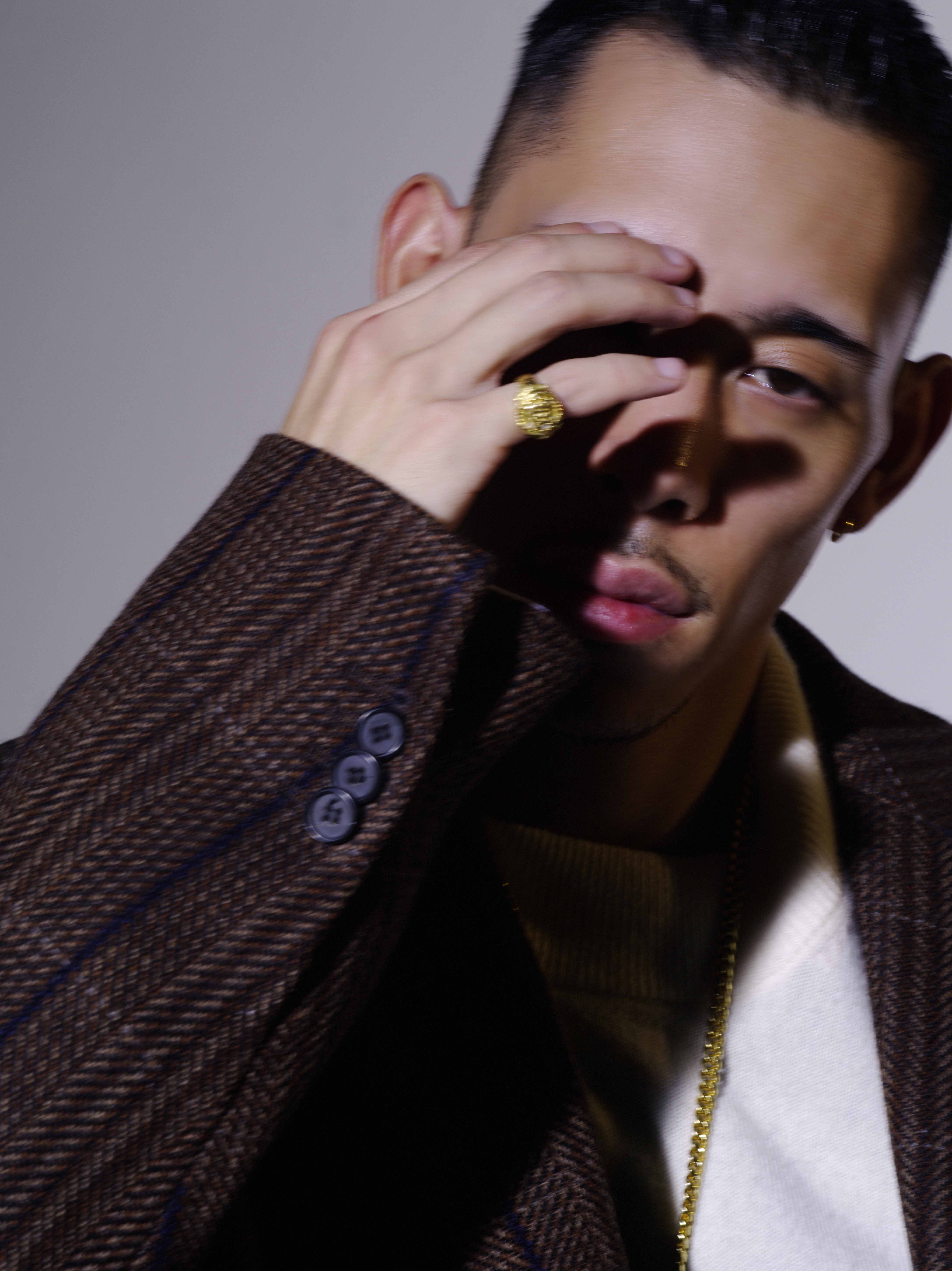 BIOGRAPHY - IO - UNIVERSAL MUSIC JAPAN