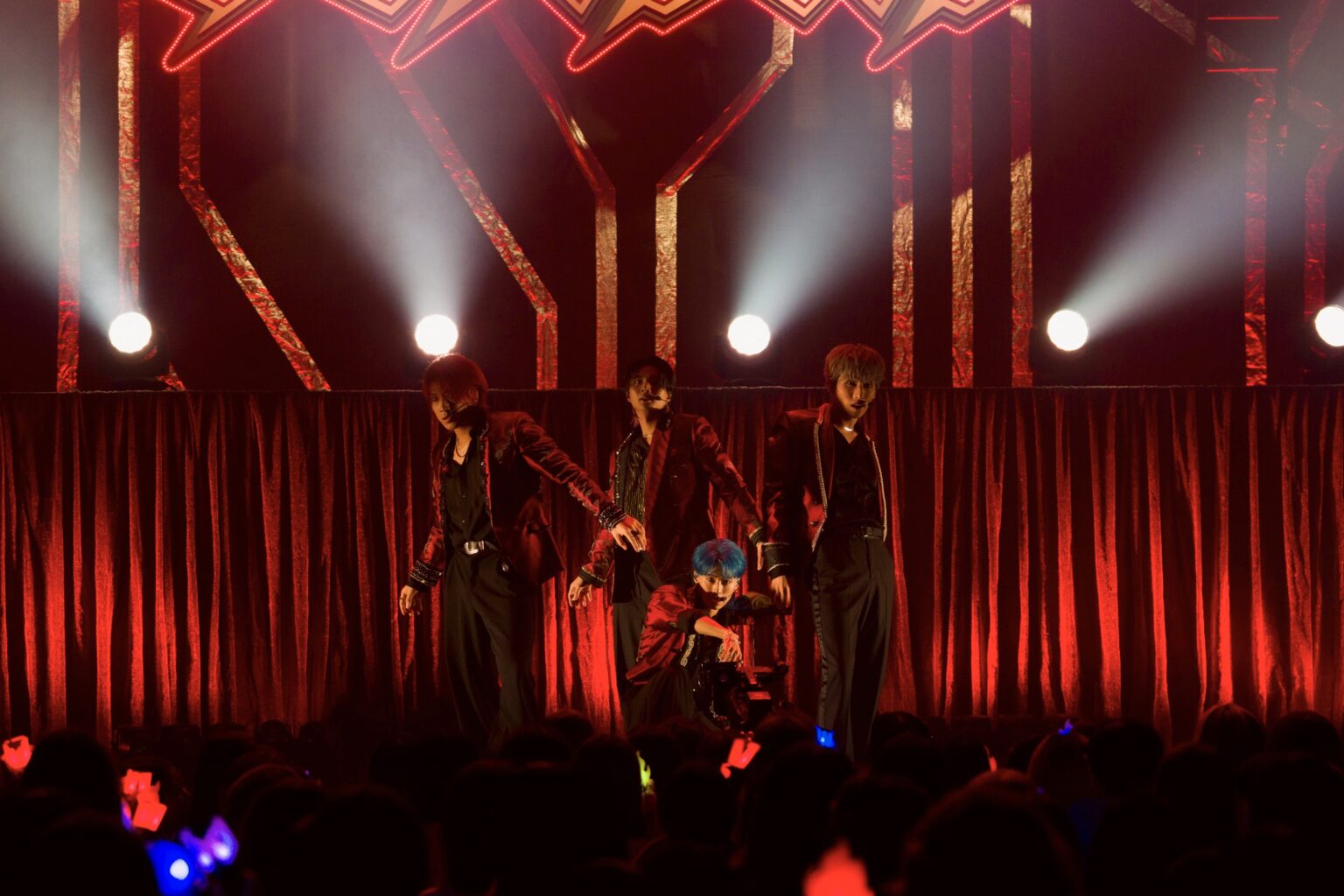 『OWV LIVE TOUR 25-26 VERSUS』 OWV VS OWV オフィシャルライブレポート - OWV