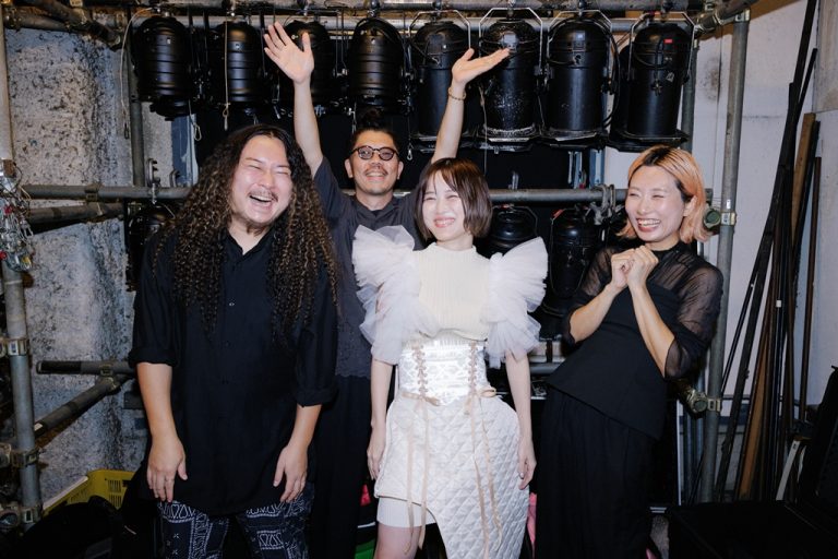 mini album『XINGS』本日発売＆ツアー初日のLIVE写真到着！デビュー10周年記念ライヴも決定！ - Rei