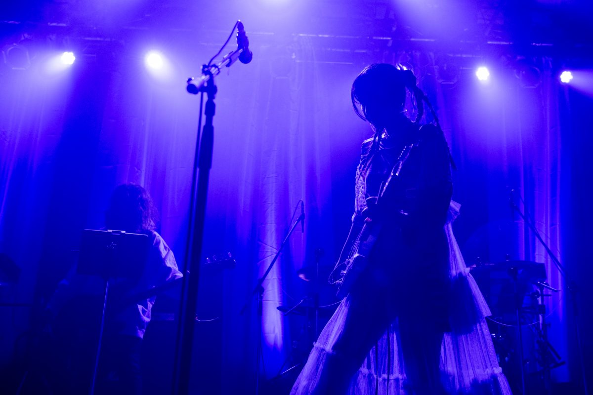 自ら作詞・作曲を手掛ける19歳のボーカリストliaによるバンドプロジェクト「shallm」 セカンド・ライブ「shallm 2nd Live - アイオライト -」を東京・恵比寿リキッドルーム ...