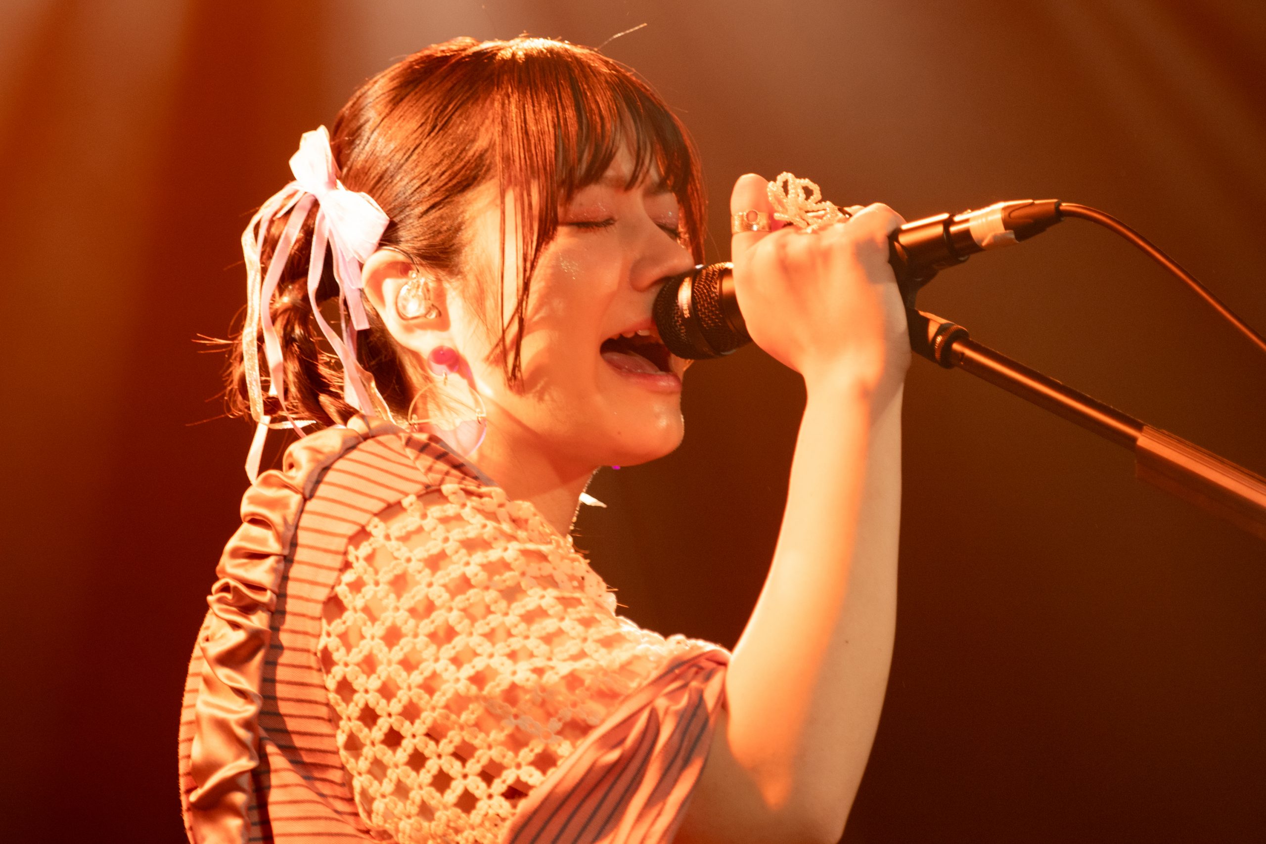 自ら作詞・作曲を手掛ける19歳のボーカリストliaによるバンドプロジェクト「shallm」 セカンド・ライブ「shallm 2nd Live - アイオライト -」を東京・恵比寿リキッドルーム ...