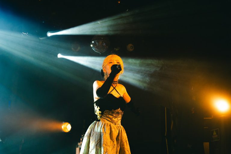 【ライブレポート】「音楽で誰かを救うことが私の芯にあるもの」 Soala、2度目のワンマンライブで見せつけた決意と未来への一歩 - Soala