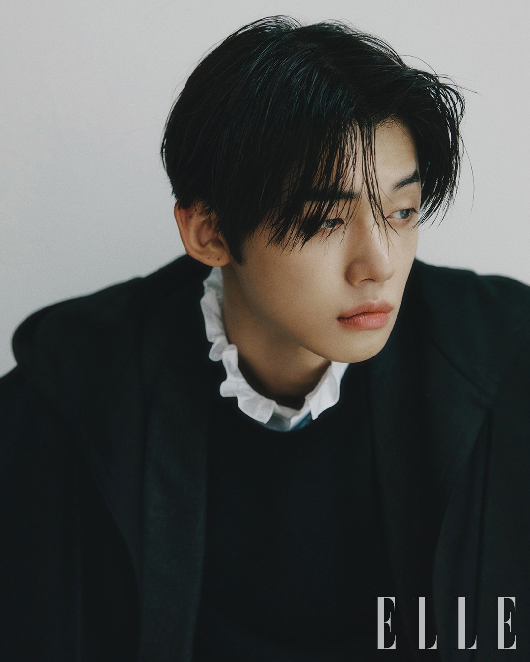 TOMORROW X TOGETHER YEONJUN、「ELLE」グラビアでシックな ブラック&ホワイトの魅力を演出！ - TOMORROW ...