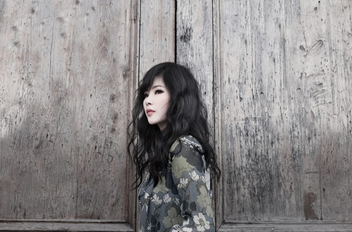 BIOGRAPHY - ウンサン